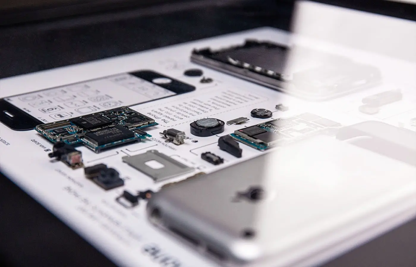 GRID 1: khi iPhone 1 được đóng khung đem bán - ONTOP.vn