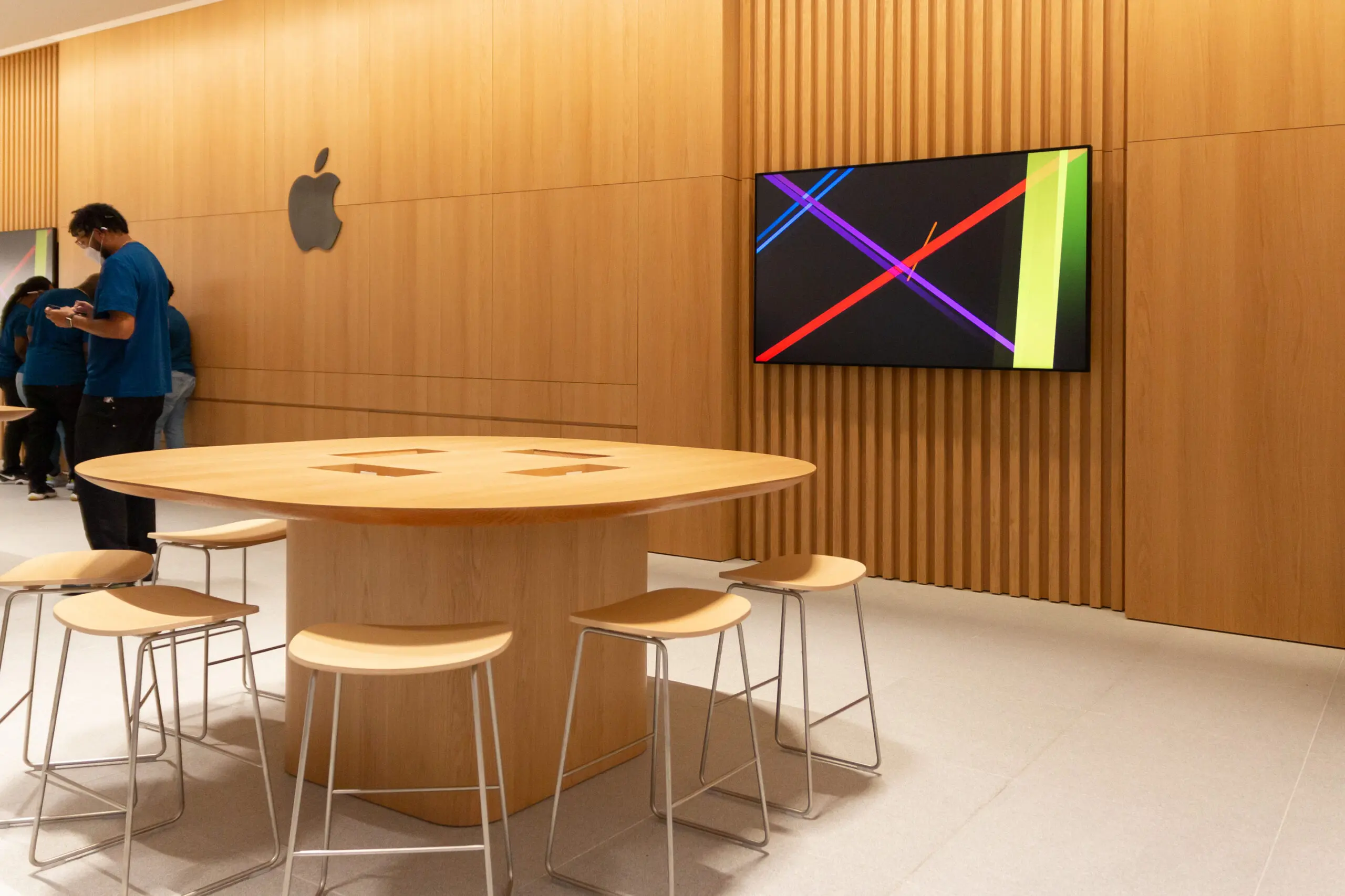 Tham quan Apple Store mới: Apple The Mall ở Bay Plaza - ONTOP.vn