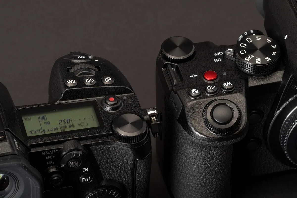 Panasonic Lumix G9 II, chống rung 8 stops, hỗ trợ RAW Apple ProRes, giá ...